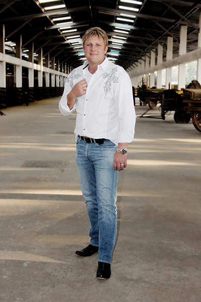 Biografie | Johan van der Merwe Musiek